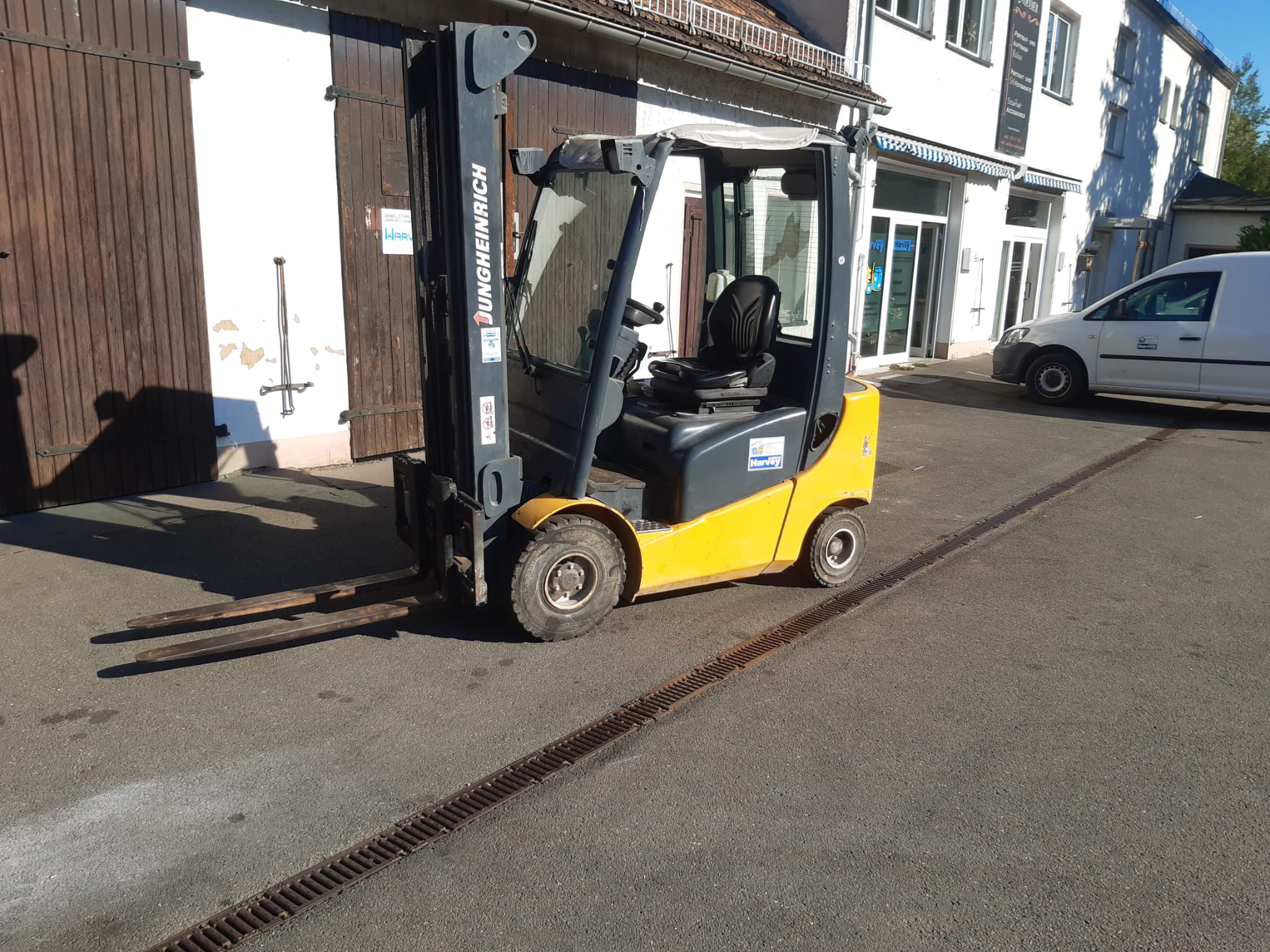 Frontstapler Diesel - Gabelstapler 'Harvey' Lift Service GmbH – Verkauf ...